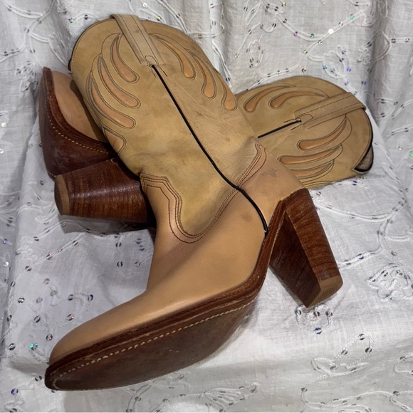 Frye | Shoes | Vintage 9890s Frye Tan Leather Bear Claw Cowboy Stacked ...